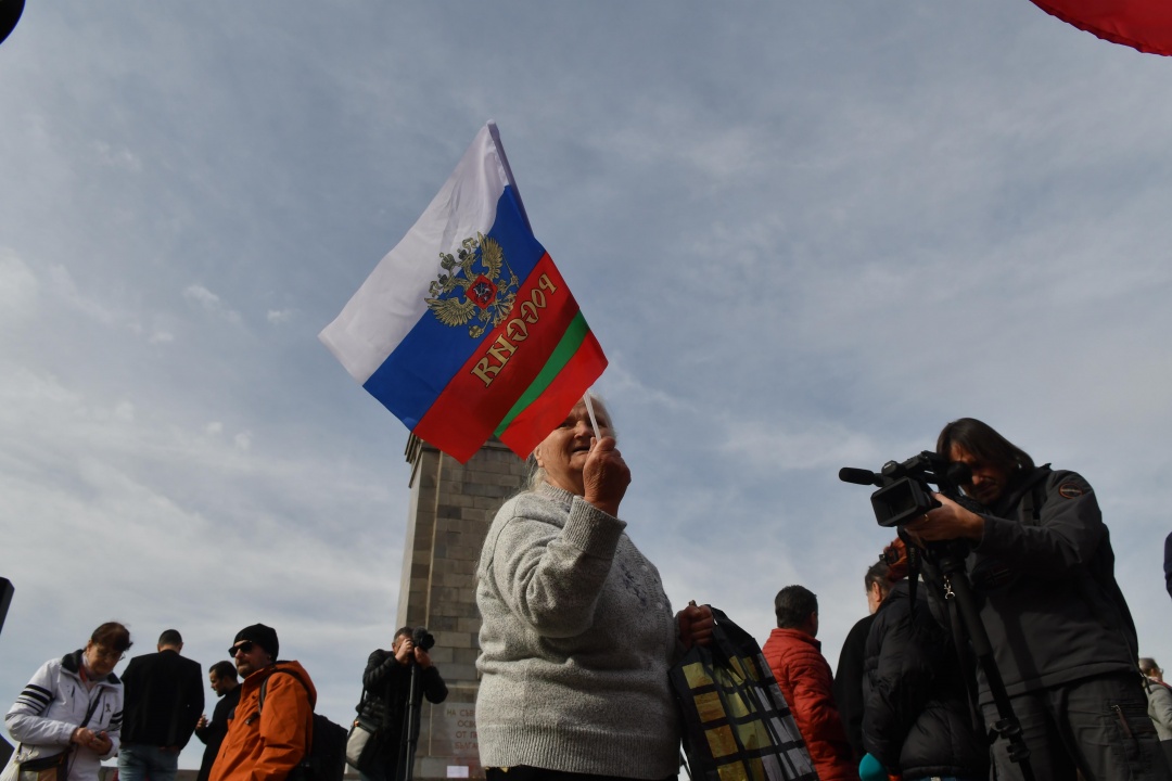 Протест в София срещу премахването на Паметника на Съветската армия