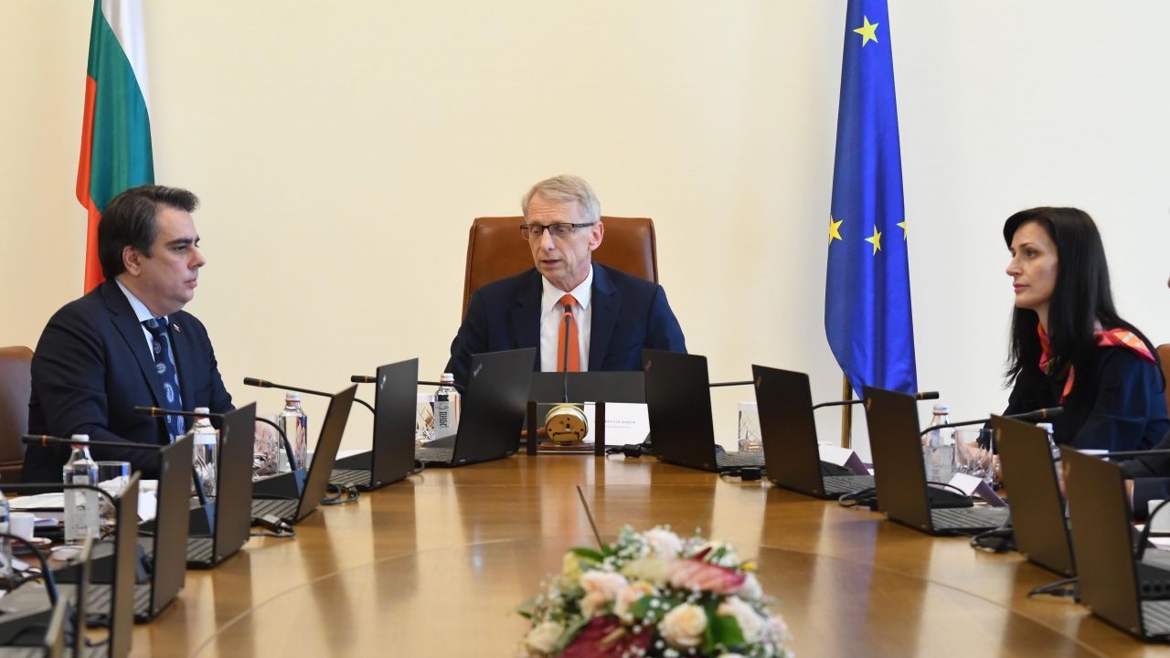 Правителството ще разгледа плана за оценка на програма Образование